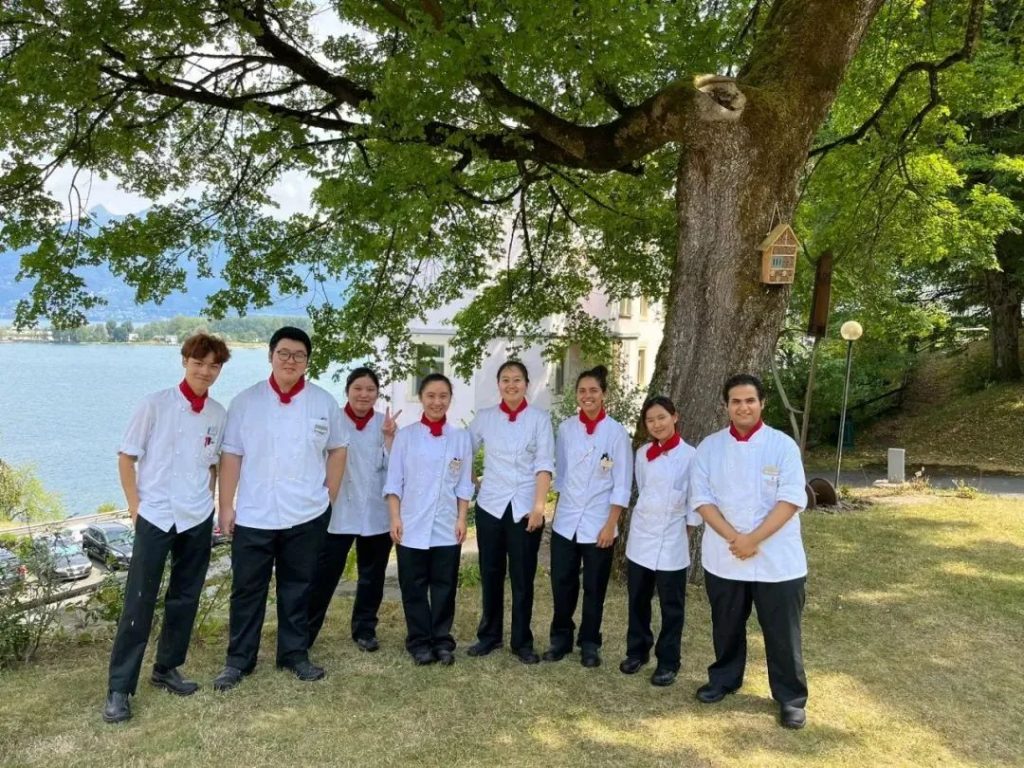 CAAS学生 Simci分享：瑞士苏黎世文华东方酒店高薪实习之旅，CAAS助力成就创业梦想。 | CAAS 瑞士美食艺术管理大学